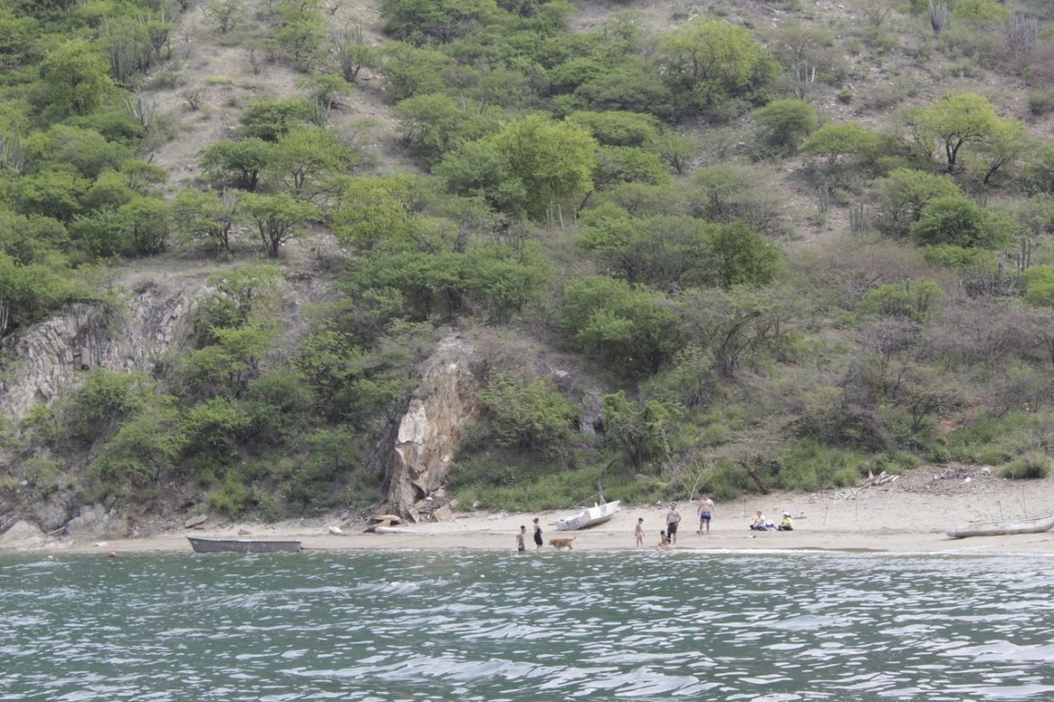 Familia violó el aislamiento para disfrutar del mar en la escondida ...