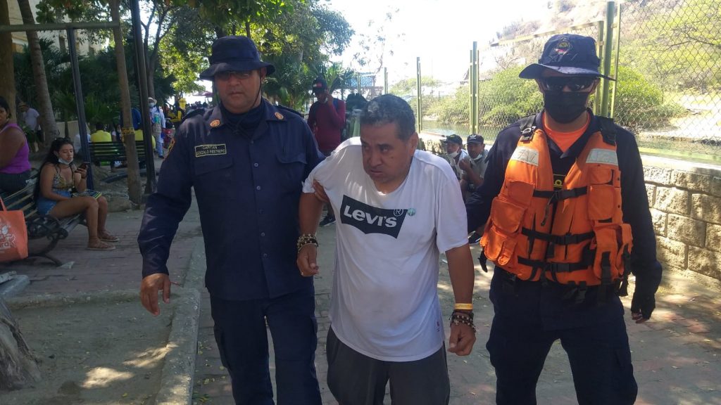 Lancha se volcó con 24 turistas en Inca Inca - Santa Marta Al Día