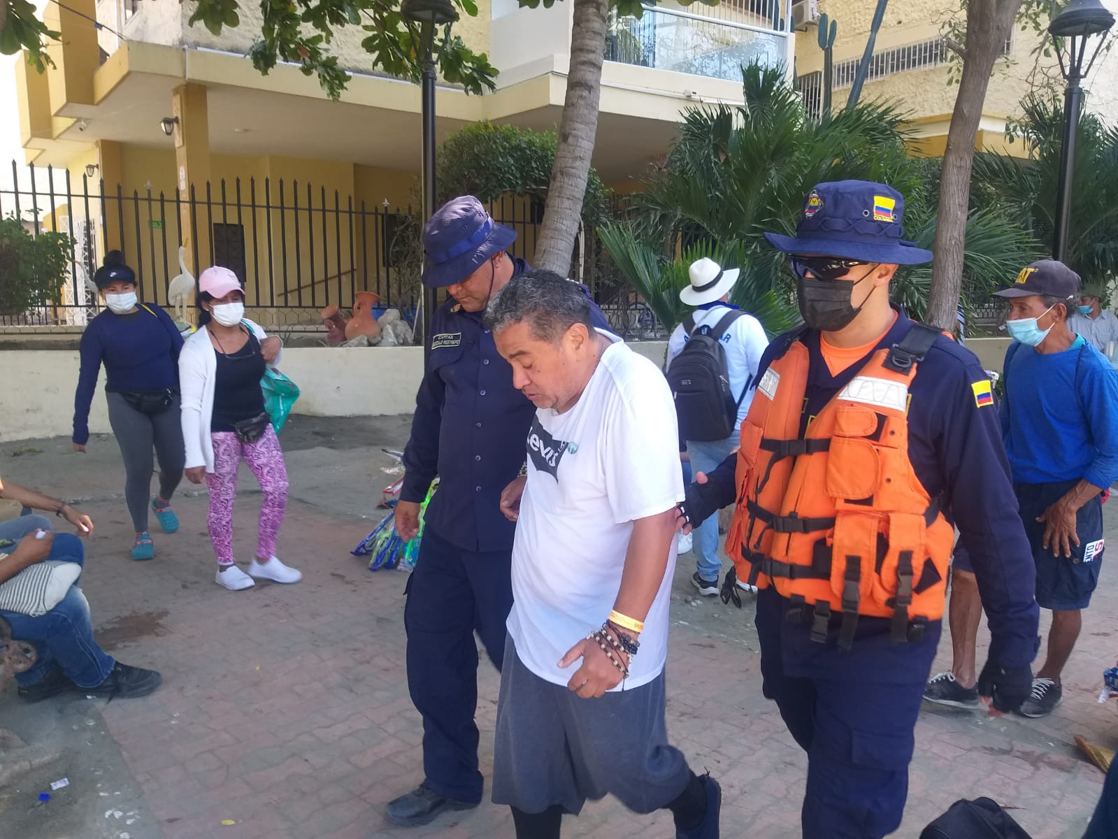 Lancha se volcó con 24 turistas en Inca Inca - Santa Marta Al Día