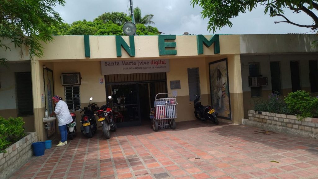 Rector, coordinador y psicoorientadora fueron los funcionarios ...