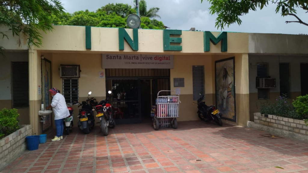 Entre serpientes y roedores, estudian más de 3.500 estudiantes del Inem ...