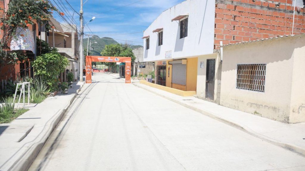 Barrio Los Laureles tiene nueva vía pavimentada - Santa Marta Al Día
