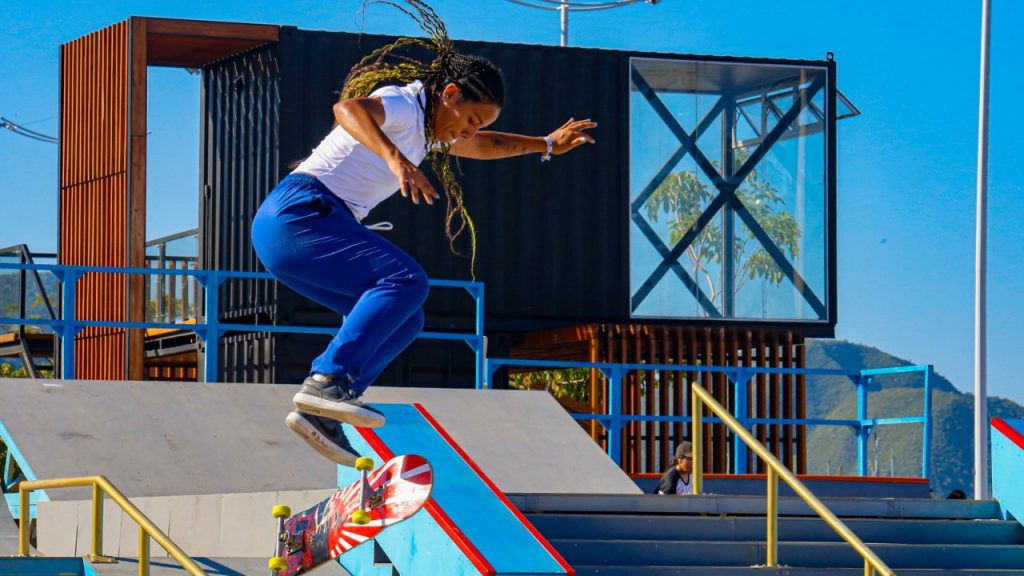 Samarios y turistas pueden disfrutar de skateboarding en la Bahía ...