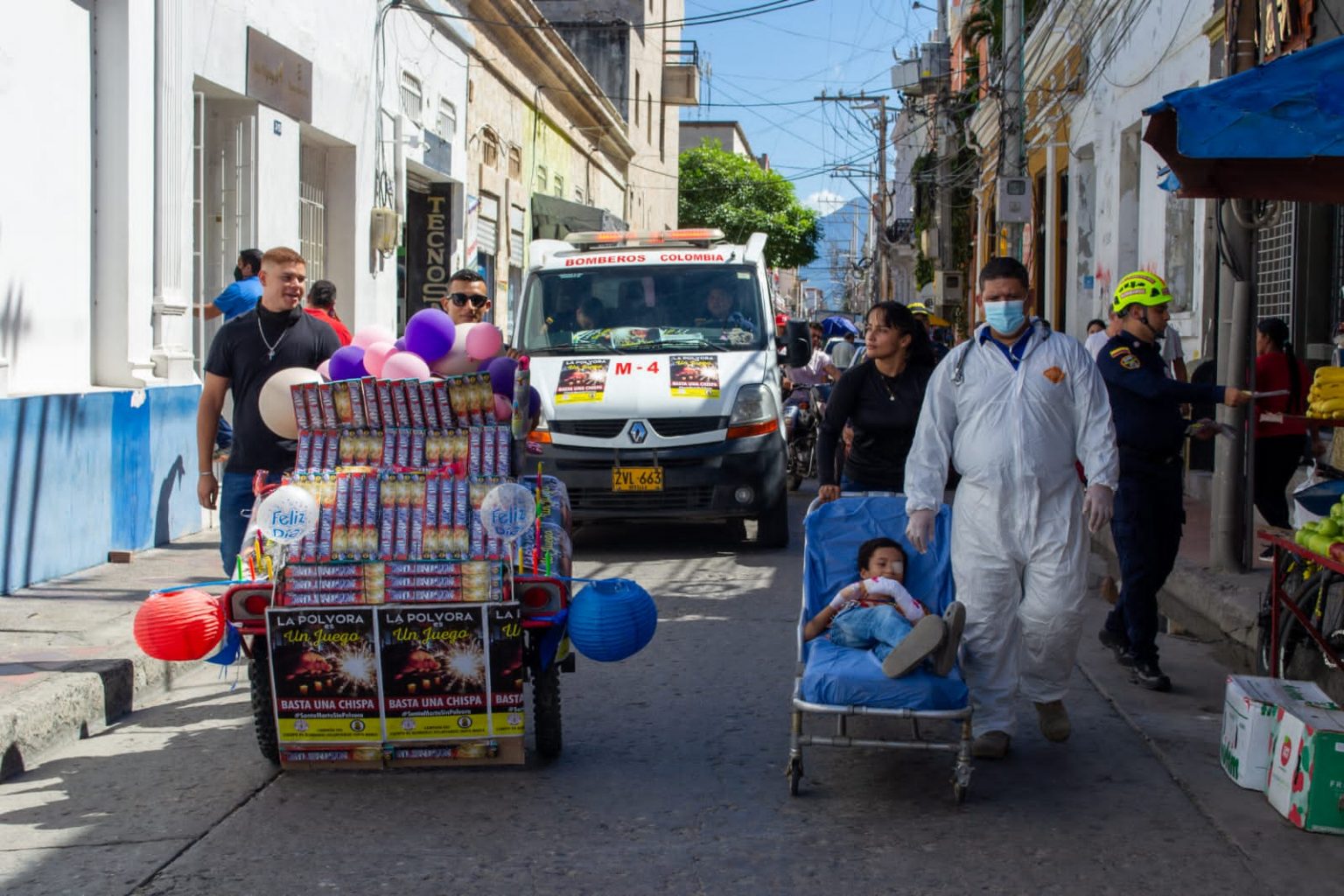 Cuerpo de Bomberos de Santa Marta se tomó las calles de la ciudad para prevenir el uso de la ...