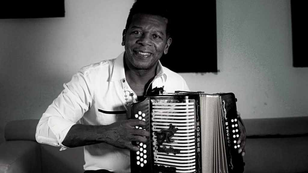 Luto en el vallenato: murió acordeonero Víctor ‘Rey’ Reyes - Santa ...