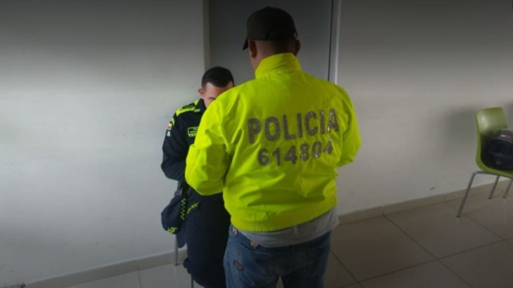 Capturan por corrupción a un policía en Santa Marta - Santa Marta Al Día Capturan por corrupción a un policía en Santa Marta - Santa Marta Al Día