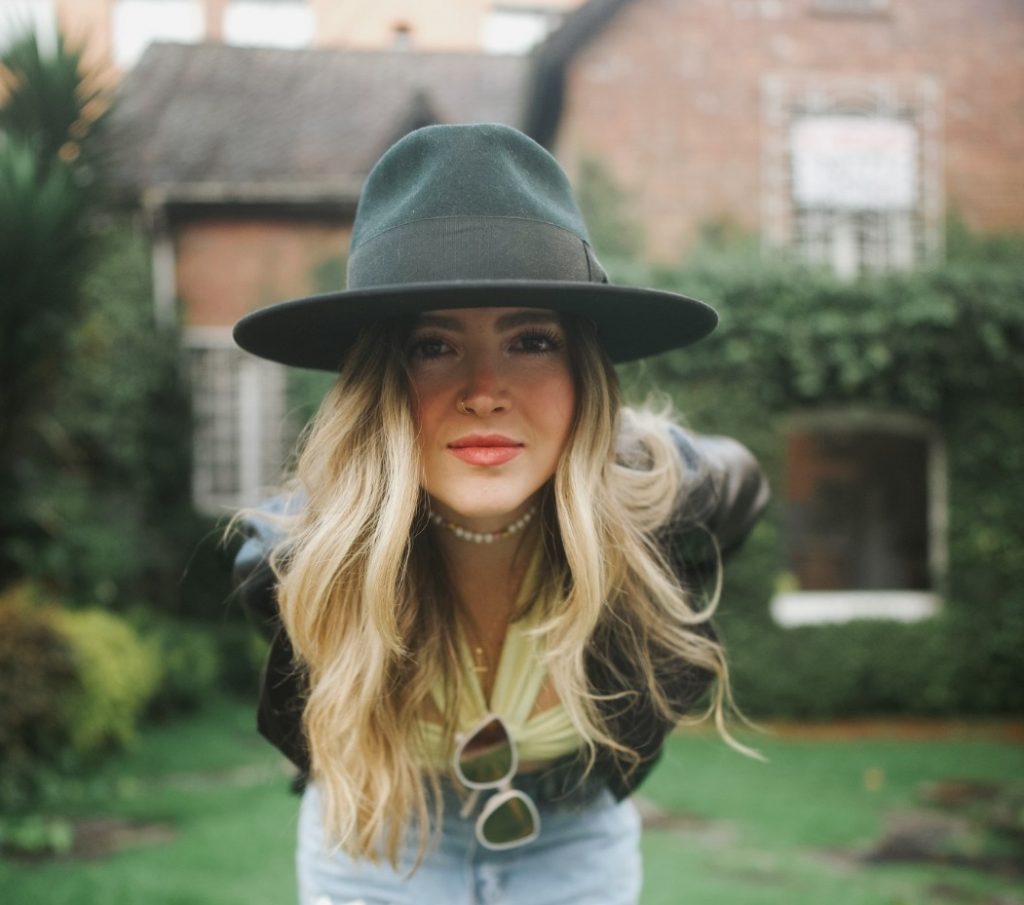 Tinna Rey explora el desamor en su nuevo sencillo: 6/27 - Santa Marta ...