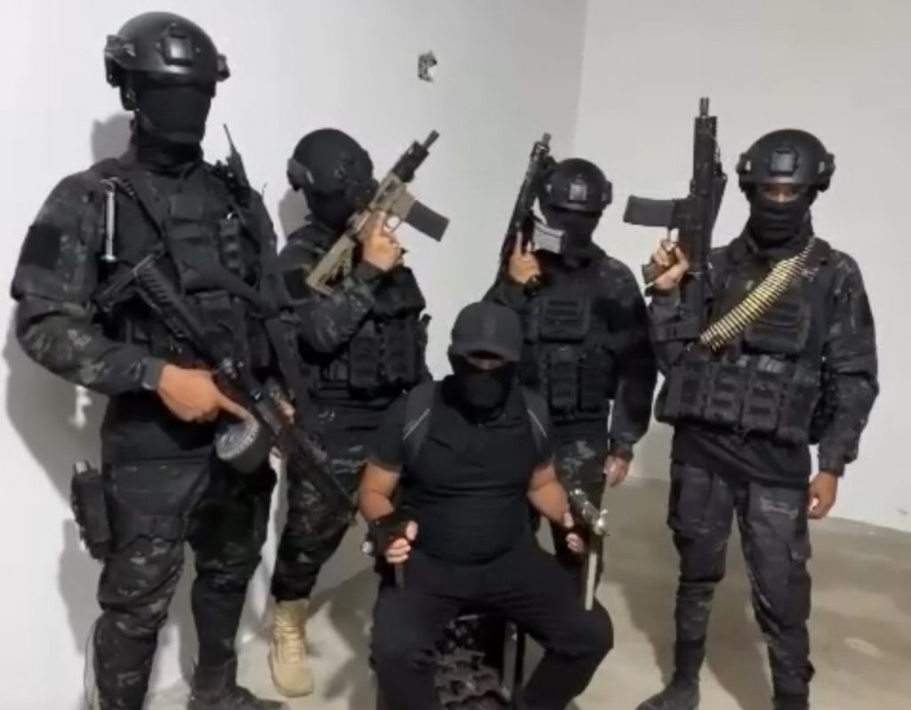 Grupo armado aparece en video dando plazo de 24 horas a fleteros para ...